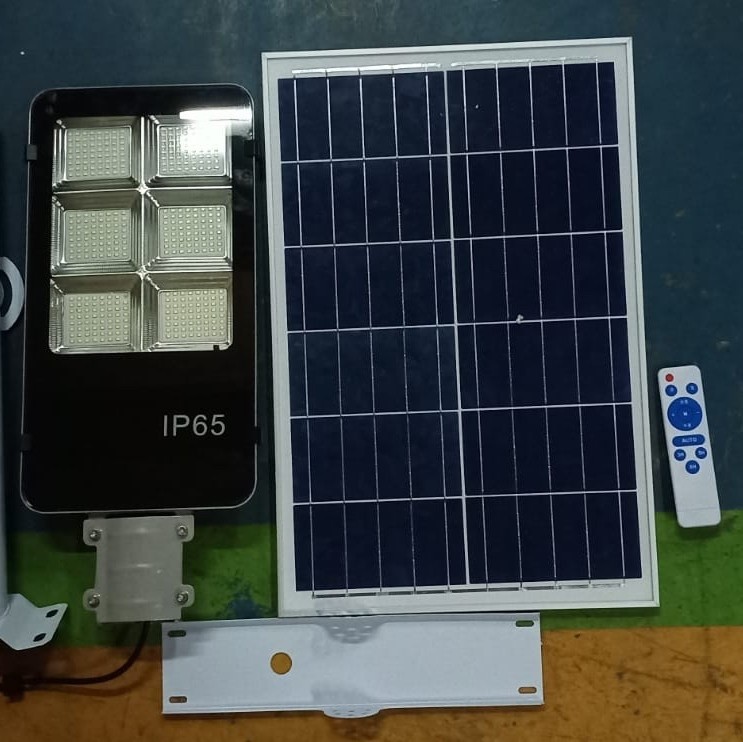 PJU LED solar cell two in one 150watt IP65 battery tahan 14jam ...
