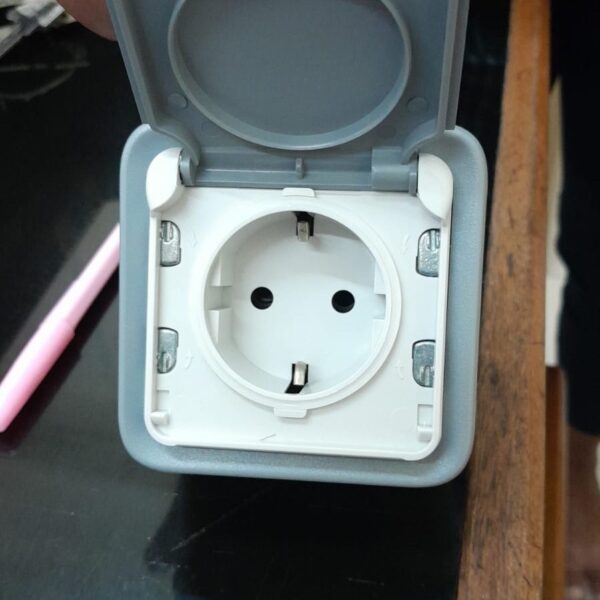 Legrand Stop Kontak Anti Air (Waterproof) Plexo IP55 – 16A – Outbow ...